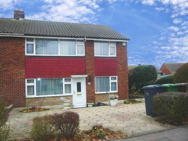 Albermarle Avenue, Potters Bar 4 bed house to rent £2,800 pcm £646 pw