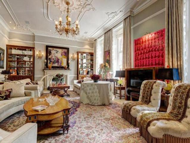Albert Court, London, 2 Bedroom Apartment