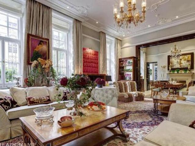 Albert Court, London, 2 Bedroom Apartment