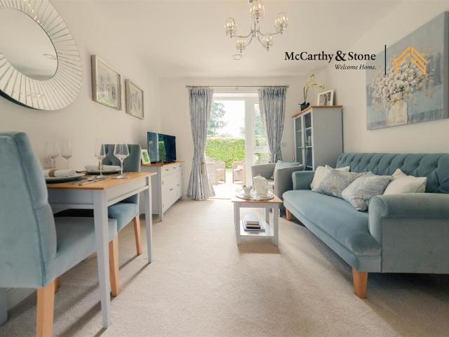 Albert Court, Reading Road, Henley On Thames, Oxfordshire RG9, 1 bed flat to rent, £3,235 pcm | PrimeLocation