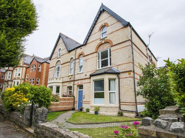 Albert Crescent, Penarth CF64, 1 bed flat to rent, £1,200 pcm | PrimeLocation