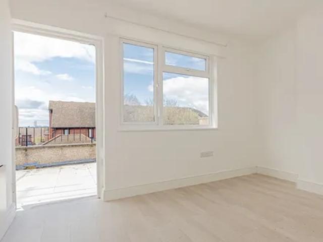Albert Avenue, London, E4 8LG, United Kingdom | 3 bed apartment for rent #165787716 | Rentberry