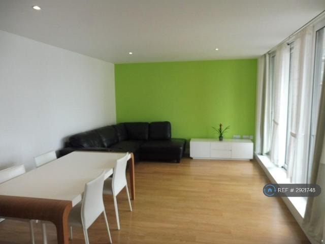 Albert Basin Way, London, E16 2 bed flat to rent £2,120 pcm £489 pw