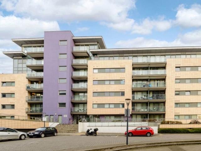 Albert Basin Way, Victoria Docks E16, 2 bed flat to rent, £2,000 pcm | PrimeLocation