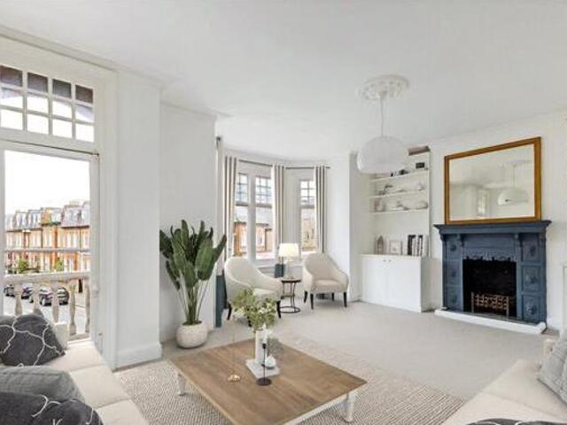 Albert Bridge Road, London, 3 Bedroom Apartment