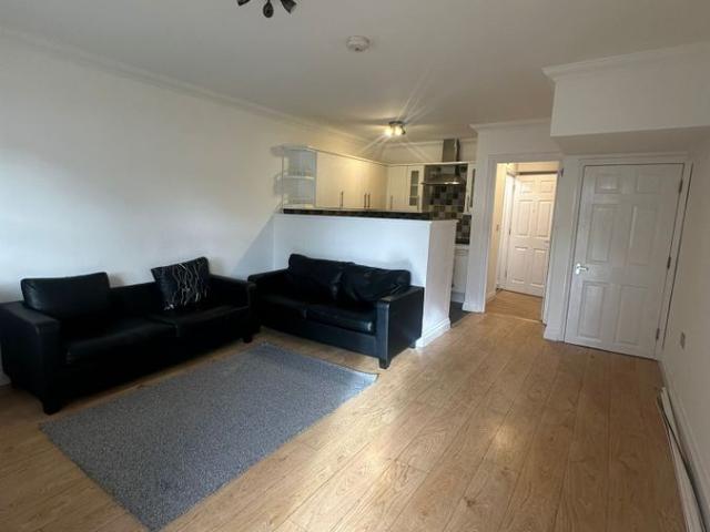 Albert Gardens, Luton LU1, 4 bed terraced house to rent, £2,100 pcm | PrimeLocation