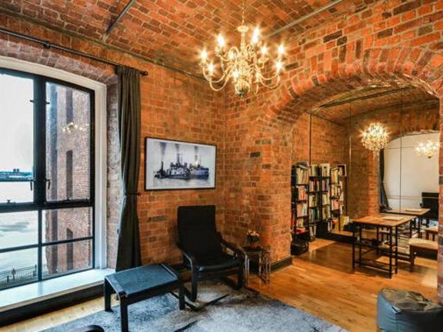 Albert Dock, Liverpool, 2 Bedroom Apartment