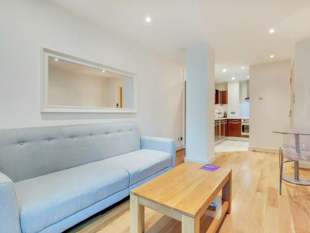 Albert Embankment, Lambeth, London SE1, 1 bed flat to rent, £2,500 pcm | PrimeLocation