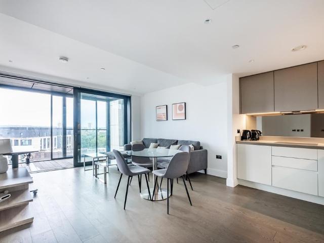 Albert Embankment London SE1 2 bed flat to rent £5,000 pcm £1,154 pw