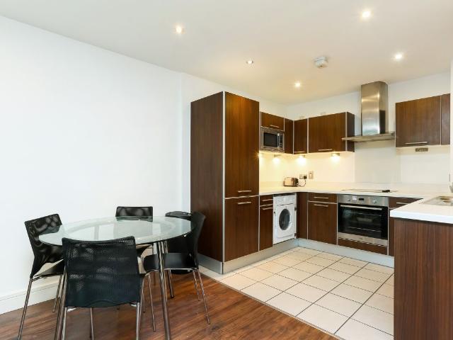 Albert Embankment, London SE1, 3 bed flat to rent, £3,683 pcm | PrimeLocation