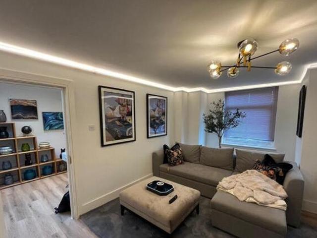 Albert Mansions, Luxborough Street, 2 Bedroom Flat