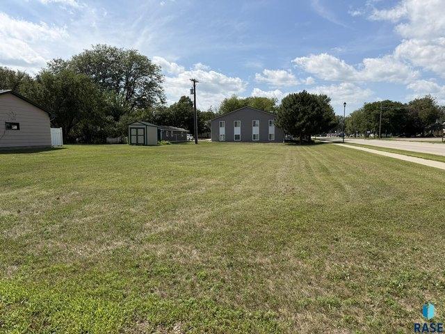 Albert St, Freeman, SD 57029