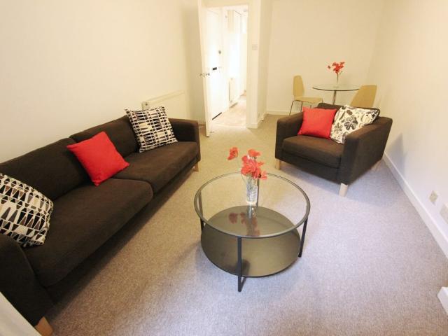 Albert Street, Edinburgh EH7, 1 bed flat to rent, £950 pcm | PrimeLocation
