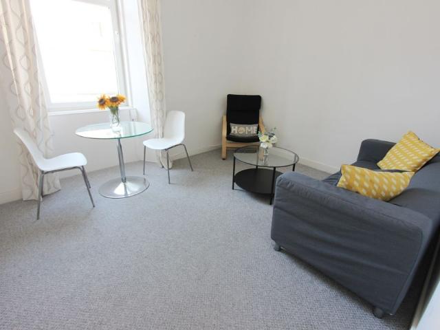 Albert Street, Edinburgh EH7, 1 bed flat to rent, £995 pcm | PrimeLocation
