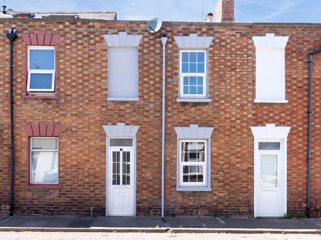 Albert Street GL50, 2 bed terraced house to rent, £1,400 pcm | PrimeLocation