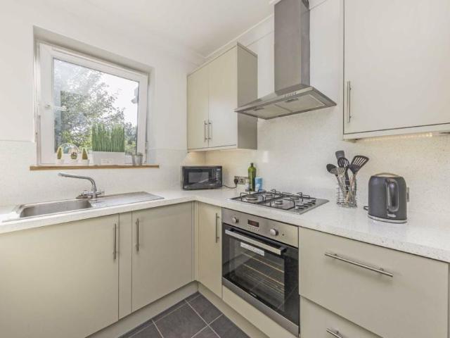 Albert Street, London, NW1 1 bed apartment to rent £1,000 pcm £231 pw