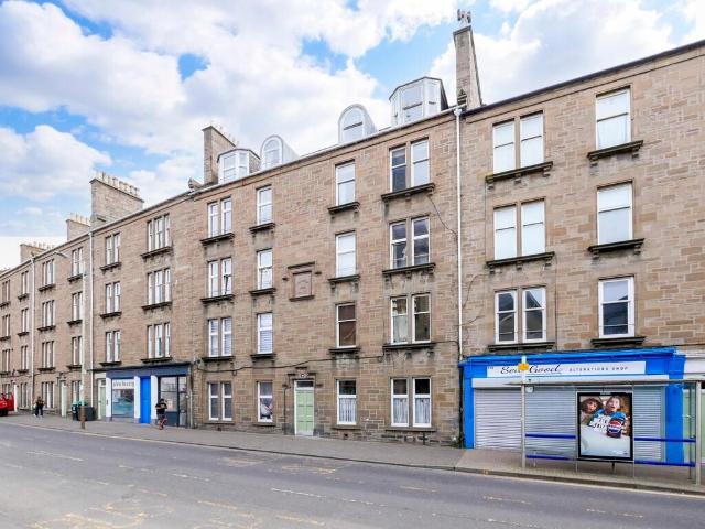 Albert Street Stobswell, Dundee DD4 3 bed flat to rent £1,295 pcm £299 pw