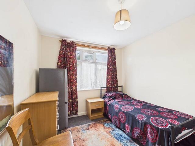 Albert Street, Slough, Berkshire SL1, Room to rent, £650 pcm | PrimeLocation