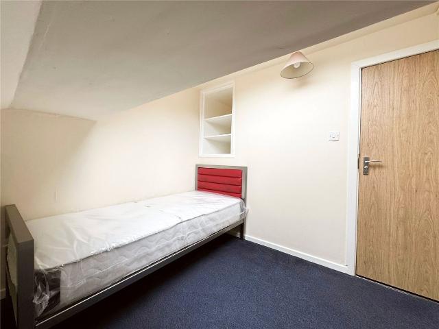 Albert Street, Todmorden, West Yorkshire OL14, Room to rent, £500 pcm | PrimeLocation