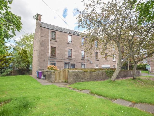 Albert Place, Brechin, Angus DD9, 2 bed flat to rent, £600 pcm | PrimeLocation