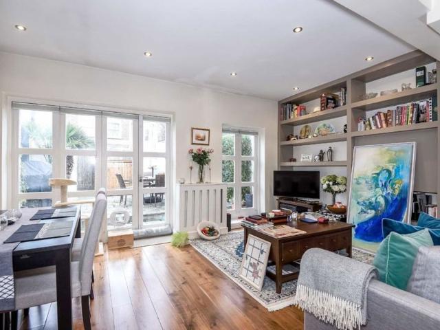 Albert Road, TW10, London