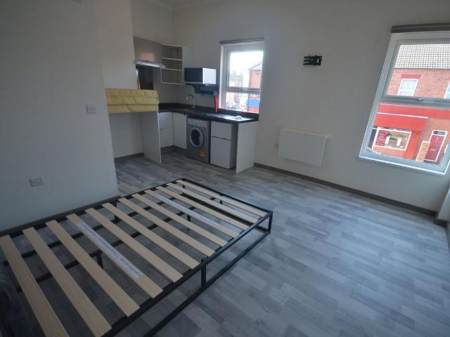 Albert Road, Widnes WA8, Studio to rent, £585 pcm | PrimeLocation