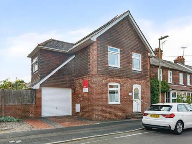 Albert Road, Alton, 3 Bedroom Detached