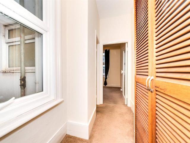 Albert Road, Brighton, BN1 Studio to rent £850 pcm £196 pw