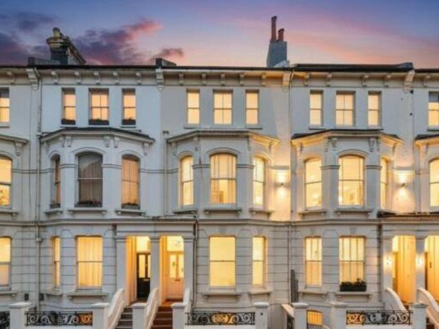 Albert Road, Brighton, Studio Flat For