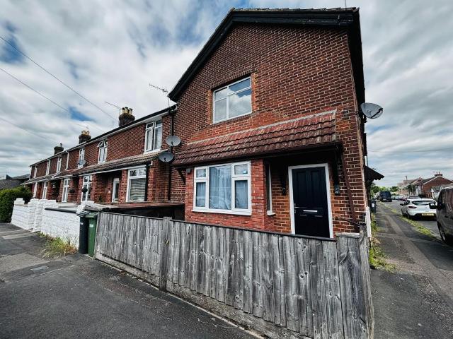 Albert Road, Eastleigh SO50, Studio to rent, £795 pcm | PrimeLocation