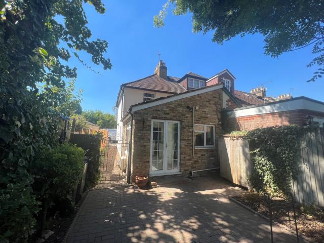 Albert Road, Englefield Green, Egham, Surrey, TW20 – Nevin And Wells