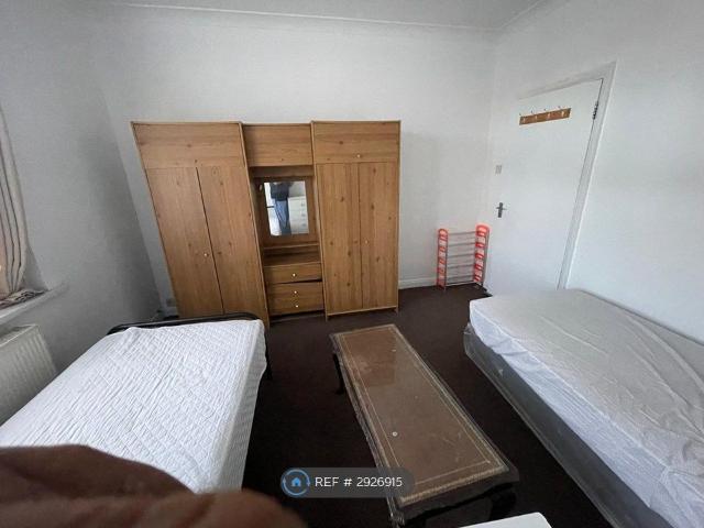 Albert Road, Ilford IG1, Room to rent, £600 pcm | PrimeLocation