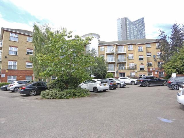 Albert Road, Ilford IG1, 1 bed flat to rent, £1,500 pcm | PrimeLocation