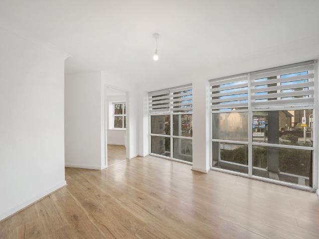 Albert Road, Ilford IG1, 2 bed flat to rent, £1,582 pcm | PrimeLocation