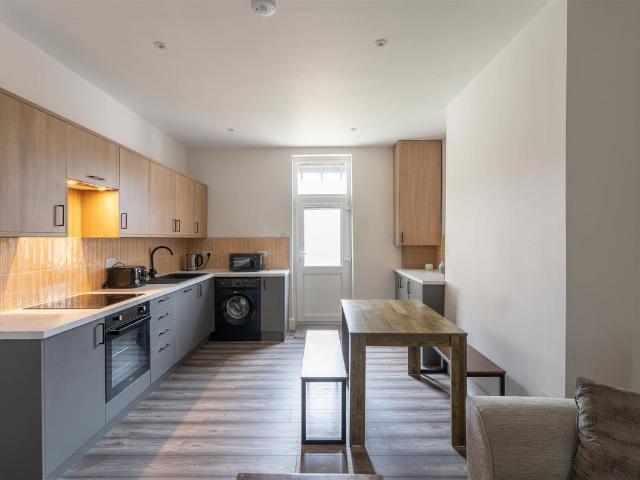 Albert Road, Jarrow, South Tyneside NE32, 4 bed terraced house to rent, £1,100 pcm | PrimeLocation