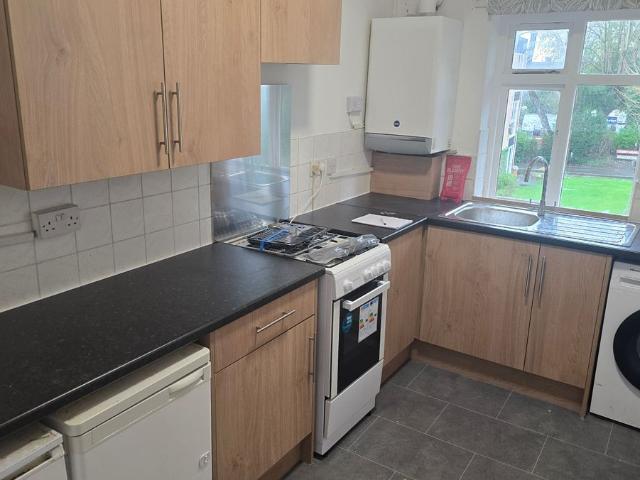 Albert Road, Leicester LE2, 2 bed flat to rent, £1,000 pcm | PrimeLocation