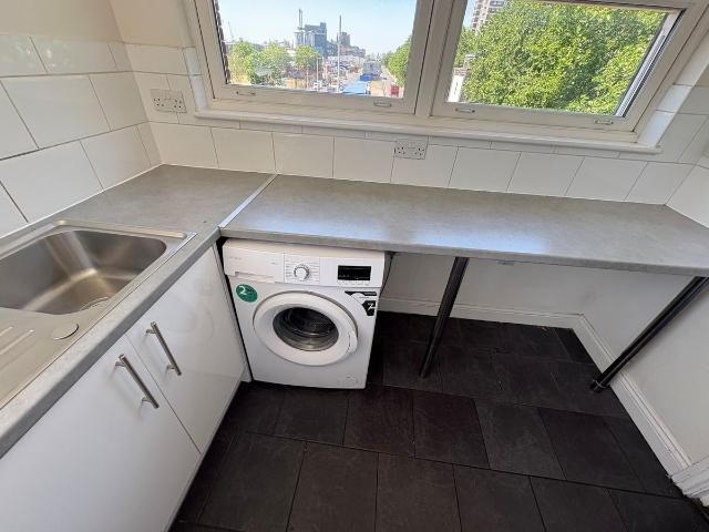 Albert Road, North Woolwich E16, 3 bed flat to rent, £9,317 pcm | PrimeLocation