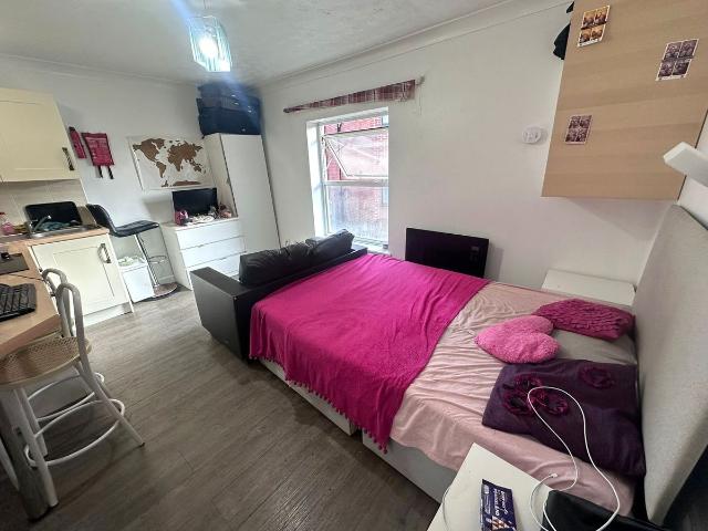 Albert Road South, Southampton SO14, 1 bed flat to rent, £995 pcm | PrimeLocation