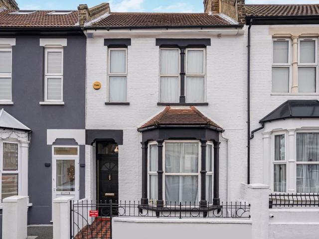 Albert Road, Southend On Sea SS1, 3 bed terraced house to rent, £1,650 pcm | PrimeLocation