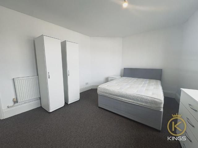 Albert Road, Southsea 5 bed flat to rent £2,300 pcm £531 pw