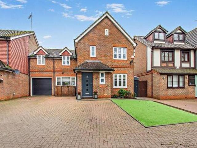 Albert Reed Gardens, Tovil, 4 Bedroom End