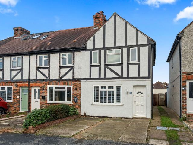 Alberta Avenue, Cheam SM1, 2 bed property to rent, £2,100 pcm | PrimeLocation