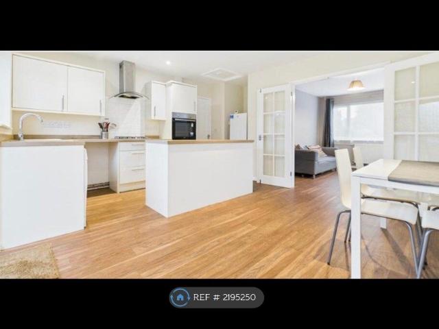 Alberta Close, Ipswich IP5, 3 bed bungalow to rent, £1,550 pcm | PrimeLocation