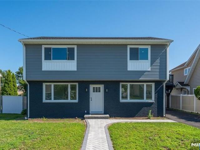 Alberta Dr, Saddle Brook, Home For Sale