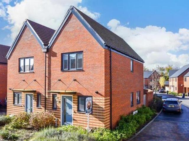 Albertine Road, Langley, 2 Bedroom Semi detached