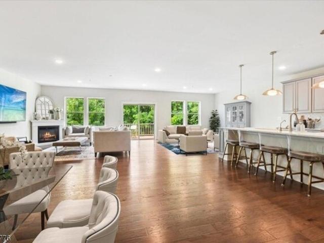 Albie Dr, Mountain Lakes, Condo For Sale