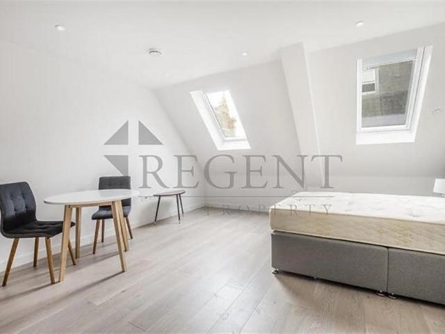 Albion Court, Albion Place, W6 Studio to rent £1,750 pcm £404 pw