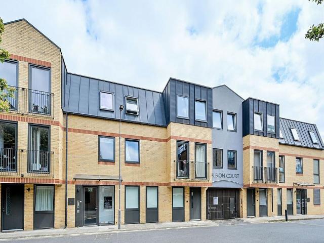 Albion Court, Hammersmith, W6 1 bed flat to rent £1,850 pcm £427 pw