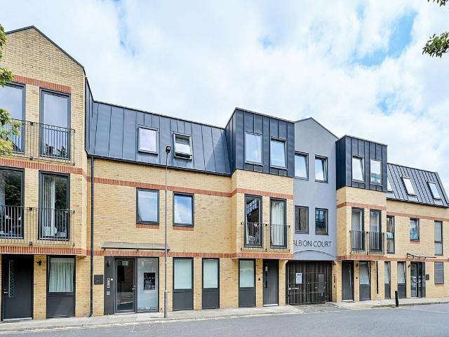 Albion Court, Hammersmith W6, 1 bed flat to rent, £1,850 pcm | PrimeLocation