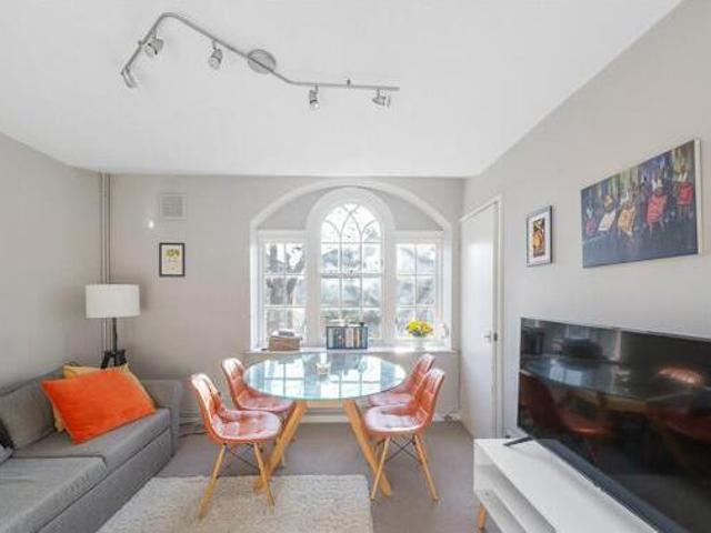 Albion Avenue, London, 2 Bedroom Flat